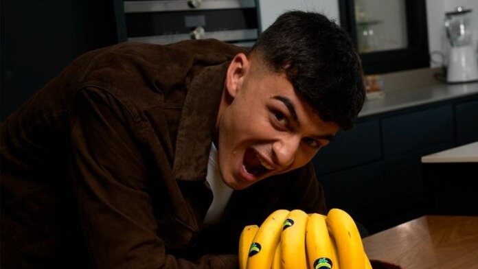 رونمایی هافبک بارسلونا از میوه مورد علاقه‌اش | طرفداری